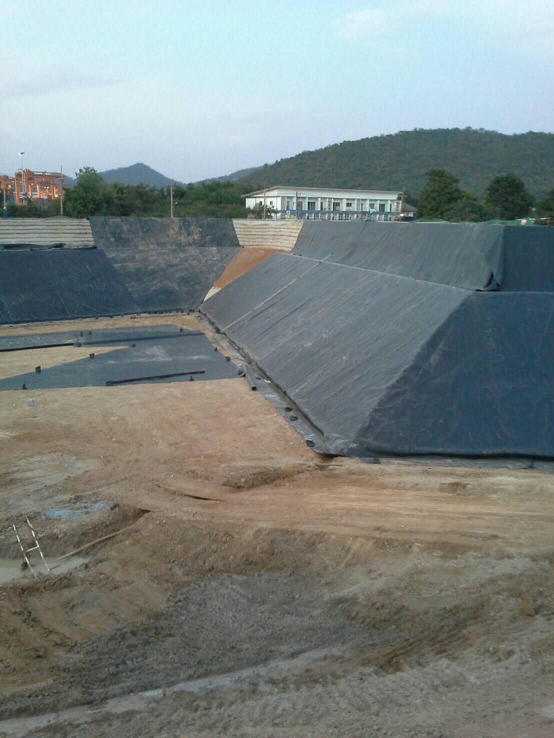 บ่อพักน้ำดิบ บมจ.ไทยออยล์ - KKL INTER CO LTD.